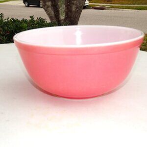 Pyrex | Kitchen | Vtg Pyrex Mixing Bowl 25 Qt Pink Color 8 5 Tall By 4 ...